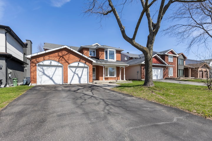 Spacious Quiet Home Near Airport W/ Free Parking - Ottawa