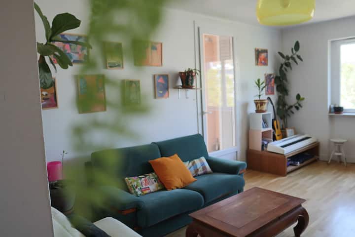 Appartement Lumineux Et Coloré Le Long Du Thiou. - Annecy