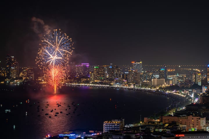 Cozy Loft In South Pattaya With Pool View - Jomtien