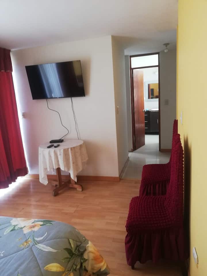 Chambre Spacieuse,indépendante Et Située Au Centre - Arequipa