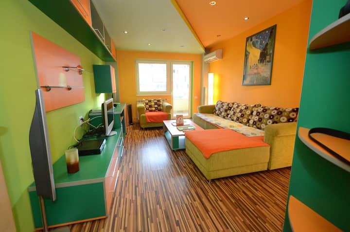 Central Best Apartment - Cozy 3 Bedrooms & Jacuzzi - Timișoara