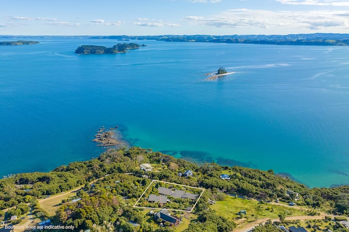 Island Retreat With Gorgeous Views - Snells Beach