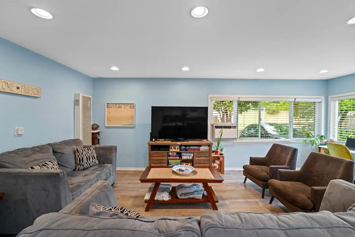 Beautiful & Comfortable Home Near Lax & Beaches Ac - Carson, CA