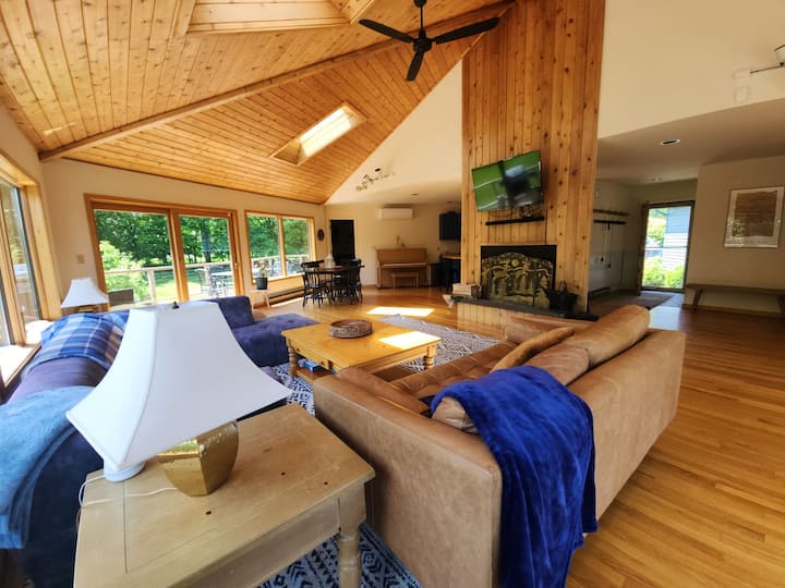 Modern Ski House Minutes From The Slopes - Windham, NY