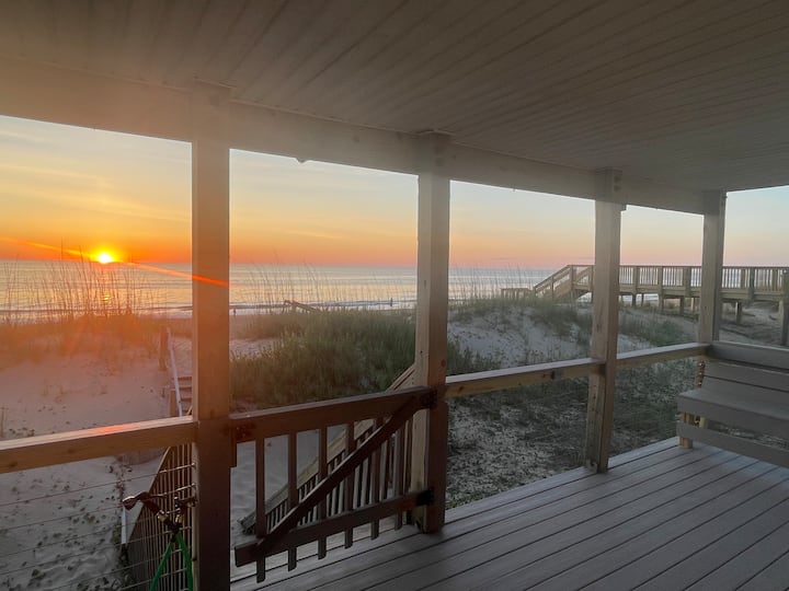 3 Br, 2.5 Ba. Two Story Ocean Front House. - Kill Devil Hills