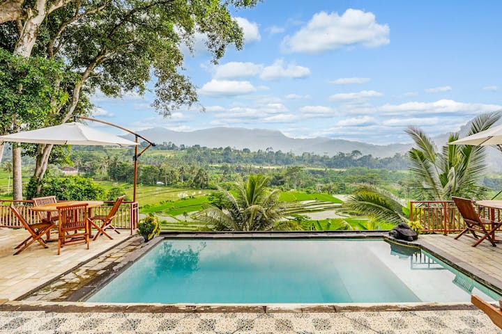 Serene Retreat In East Bali | Pool | Mountain View - Indonesia