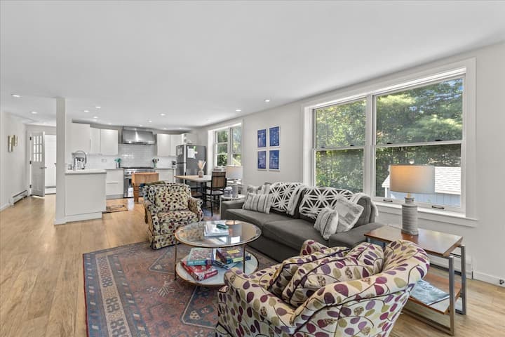Stowe Village Overlook, 2 Bedroom, Dog Friendly - Stowe, VT