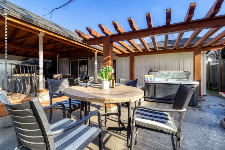Spacious! Hot Tub! | 10' To Ww | Huge Kitchen - Walla Walla, WA