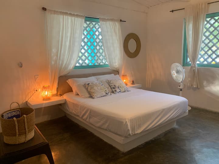 Magical Island Getaway- Isla Tijereto (Queen Room) - Rosario Islands
