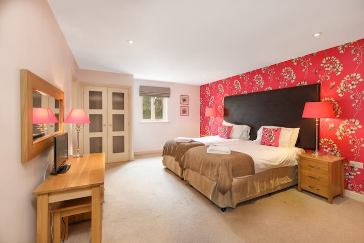 Wensley - Queen's Park