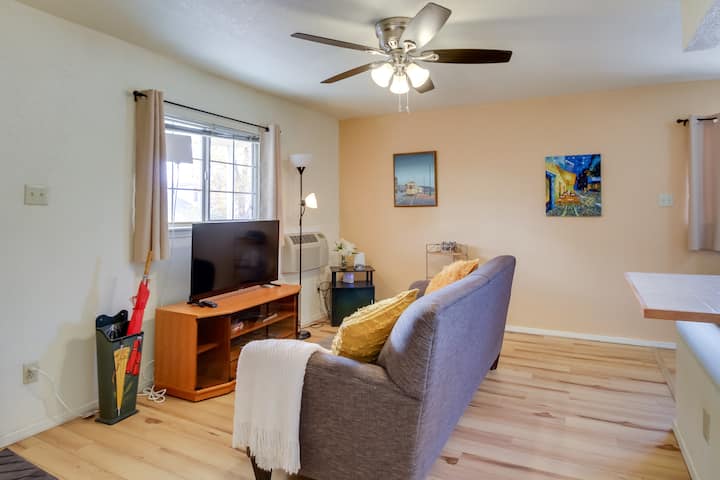 Carden Apartment With Balcony Near Old Town - Albuquerque