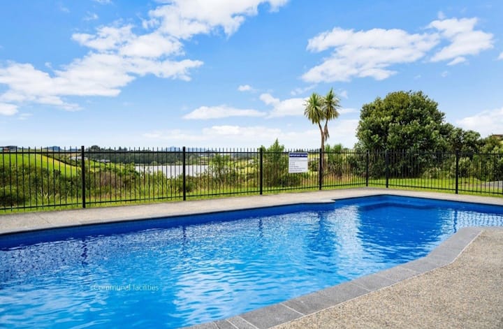 Private Family Home By The Lake - Mangawhai Heads
