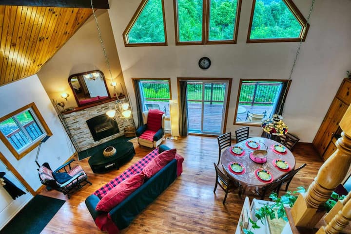 Le Chalet Aux 
2 Vues-bord De L'eau-face Montagne - Magog