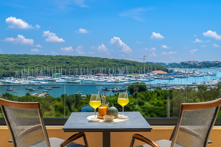 Lovely Apartment Sanja With Seaview - Pula