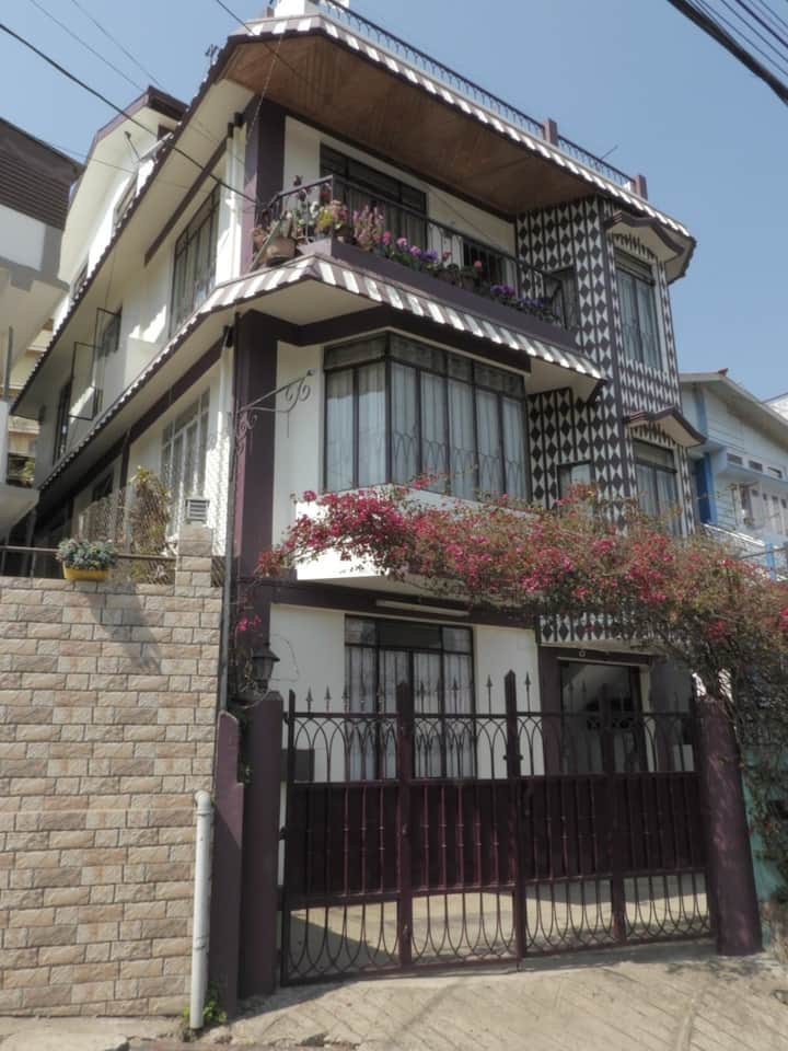 Risamariaserviceapartment | Family Room W/ Kitchen - Shillong