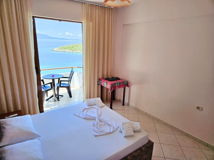Quiet Coastal Guesthouse Room With Queen Bed - Saranda