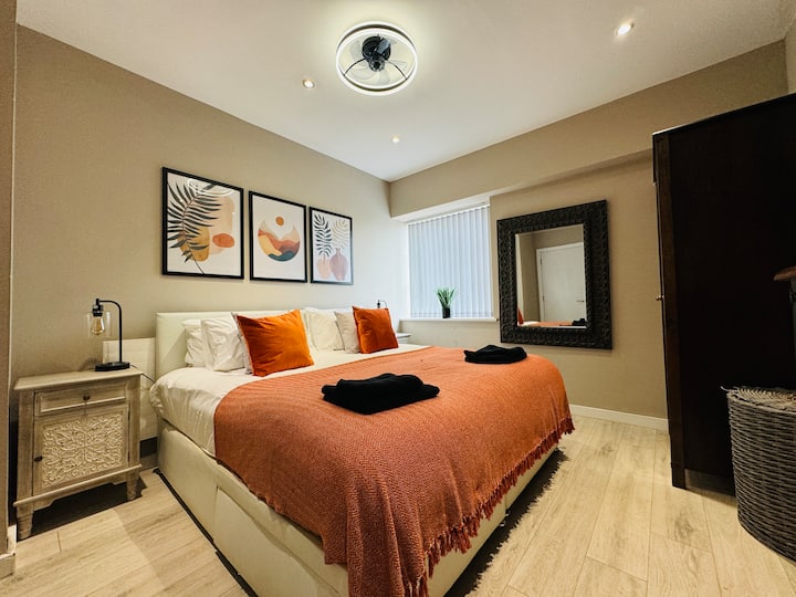 50% Off | Battersea | Parking | Fast Wi-fi - London