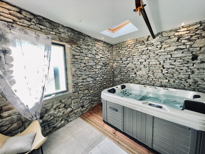 Jacuzzi Professionnel Intérieur 24h/24h - Département Aude