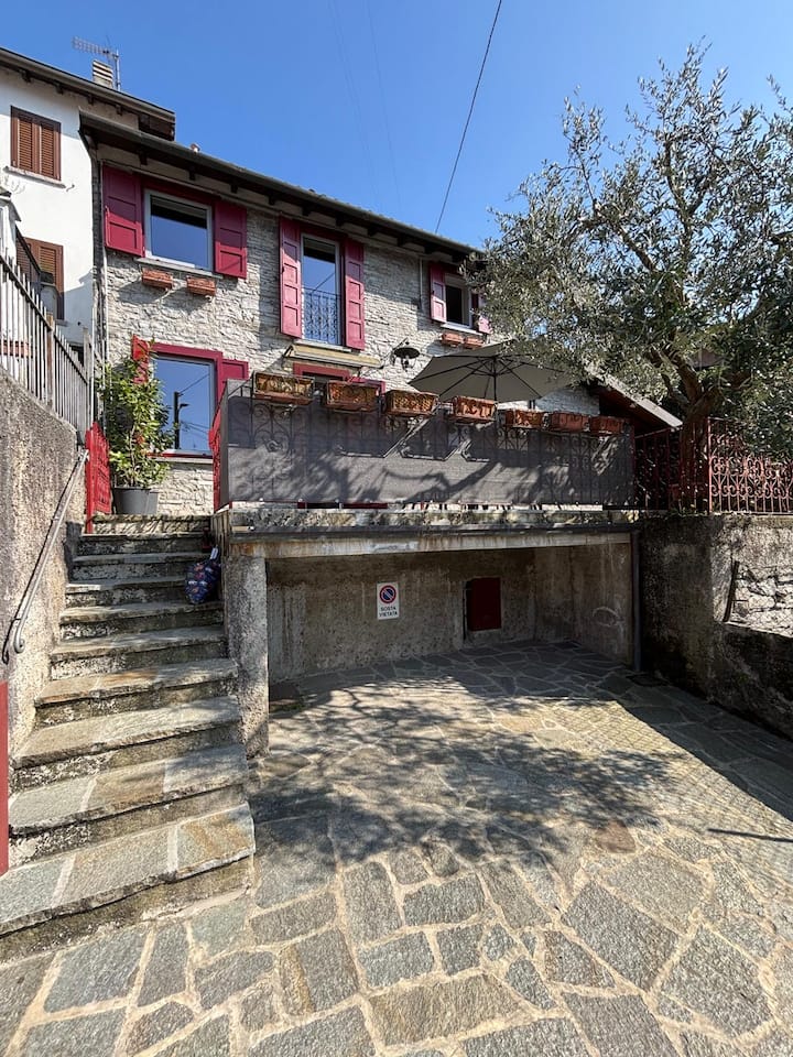 Ester Lake House, Graziosa Casa Indipendente - Lierna