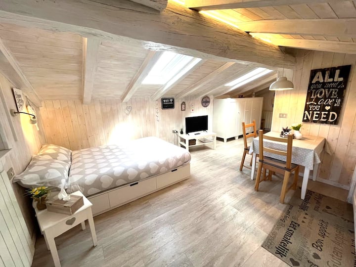 Il Piccolo Loft Nel Cuore Antico Di Aosta - Aoste