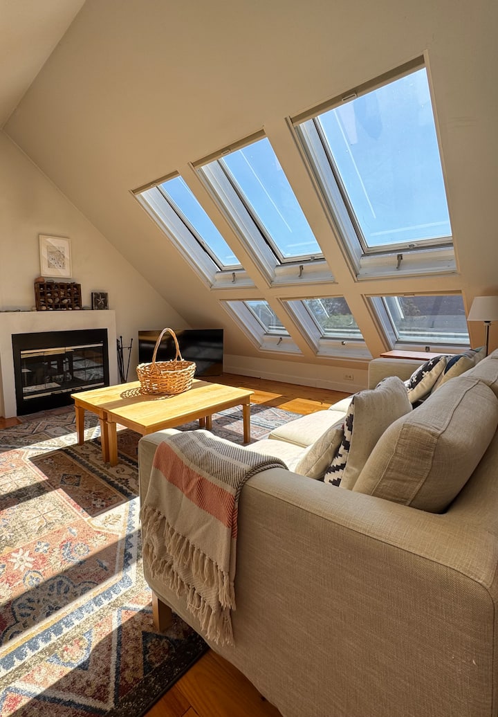 Great Historic Penthouse Duplex With Large Deck - Provincetown, MA