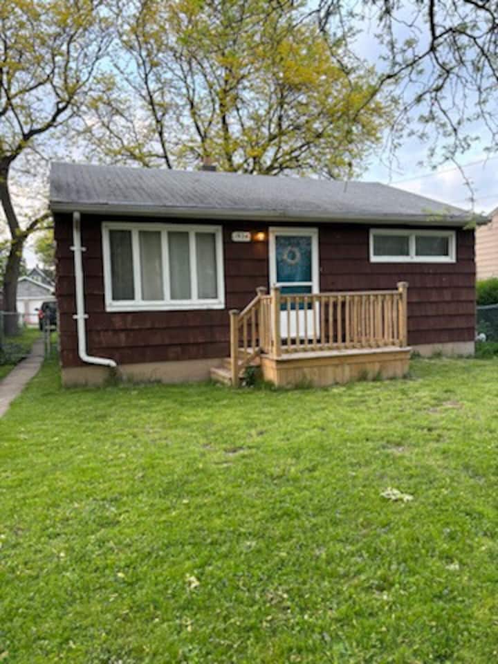 Usa: Blue Door Bungalow: 5 Min To Niagara Falls - Niagara Falls, NY