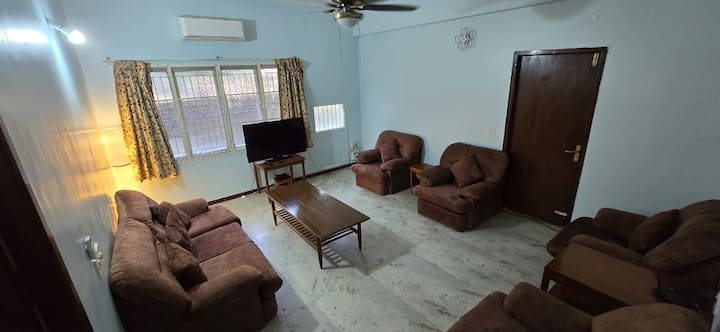 Charming 2br Apartment On Chamiers Road - Chennai