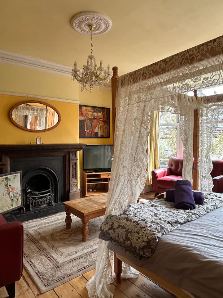 Peak District Victorian Family Home - Macclesfield, UK
