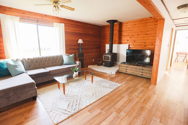 Shady Hazel  Farmhouse - Gibsons