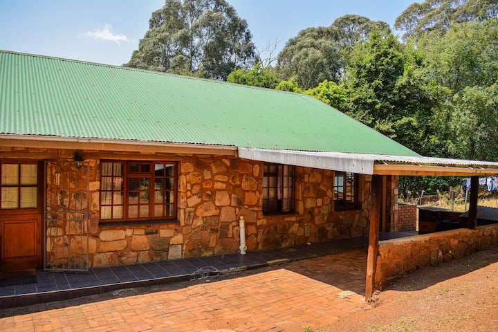 Beautiful 3 Bedroom Cottage 7km Out Of Town - Dullstroom