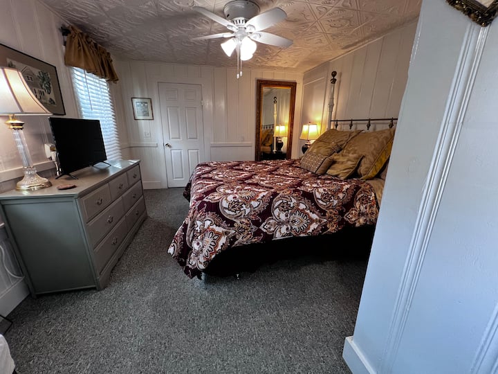 Downtown Quaint Grass Valley Triplex #2 - Grass Valley, CA