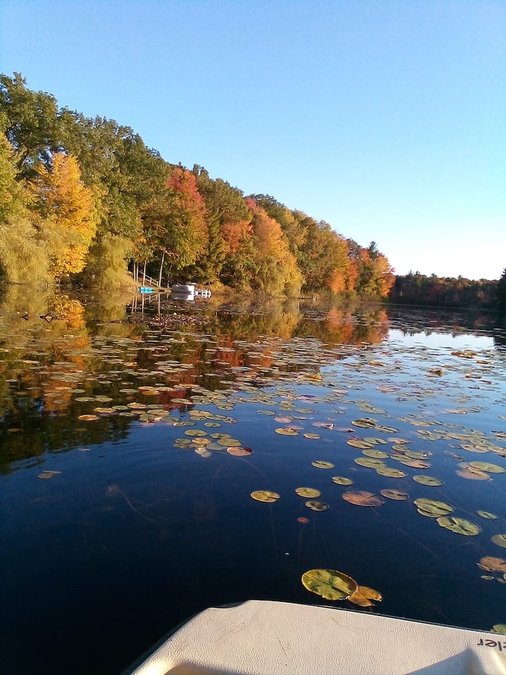 Spacious Rv Safe & Secluded On Private Lake - Greenville, MI