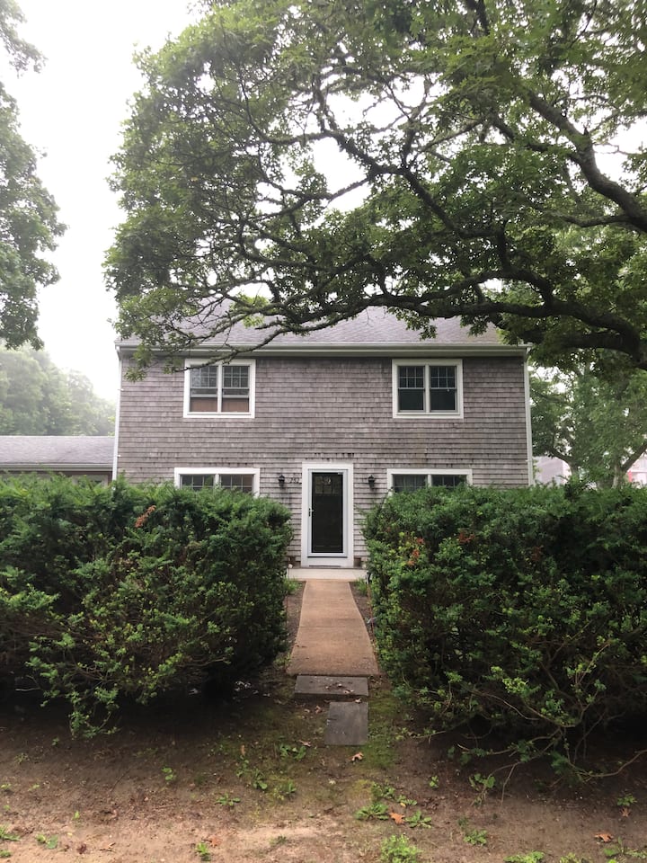 Cozy Saltbox Escape - Edgartown - Martha's Vineyard, MA