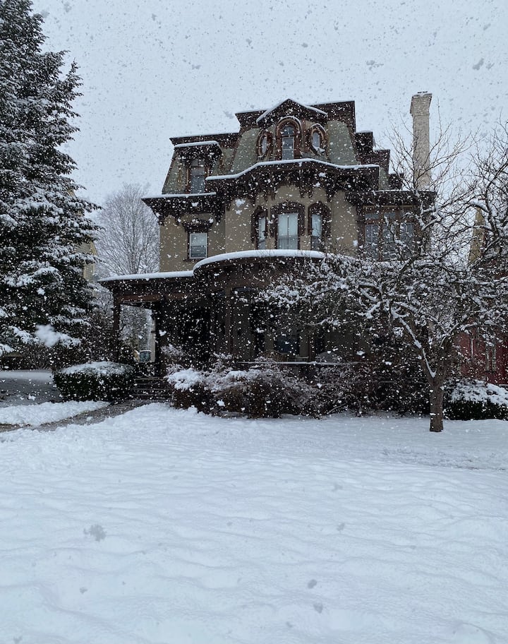 Saratoga Gem - Saratoga Springs, NY