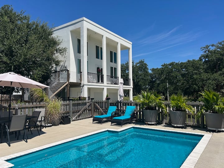 Shadows On The Gulf - Pass Christian, MS