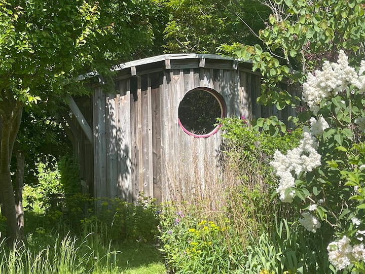 Hut Therapy - Sussex
