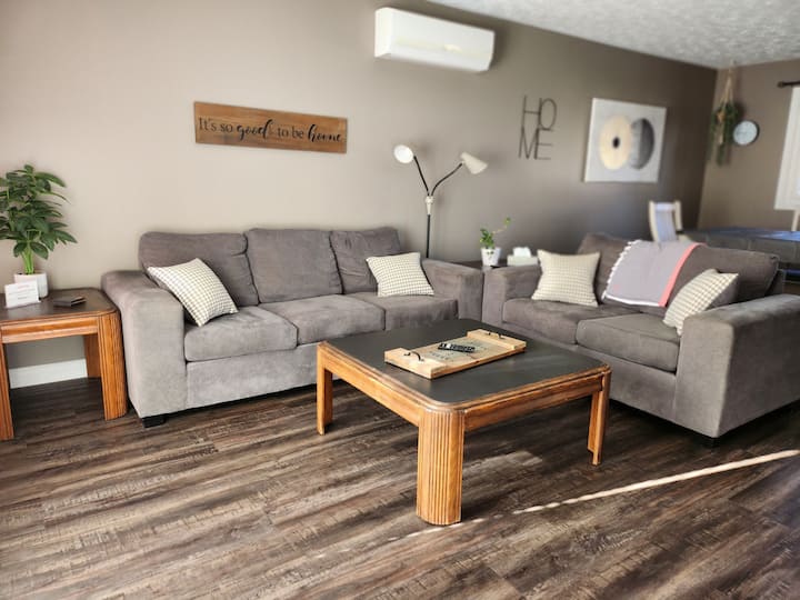 Central & Spacious 3-br In The Heart Of Ssm - Sault Ste. Marie