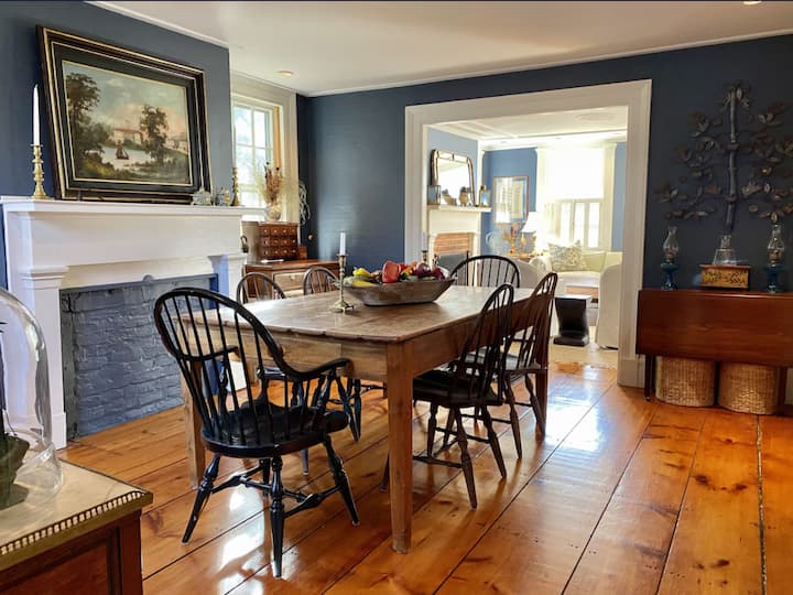 1820 Captain's House - Walk To Cocktail Or Coffee - Greenport, NY