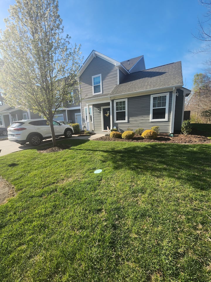 Quiet Condo-suffolk Home With A View - Suffolk, VA