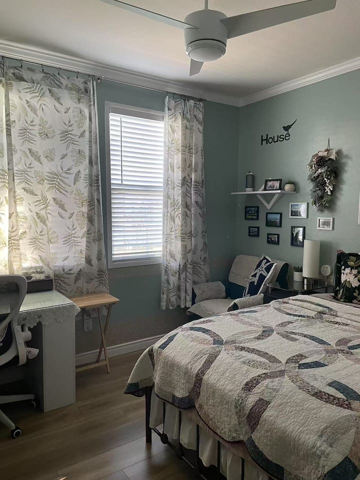 Ontario New Townhome Welcomes You At 1st Floor - Ontario, CA