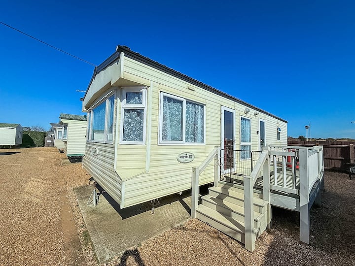 Superb Dog Friendly Caravan With Decking In Hunstanton In Norfolk Ref 13010l - Hunstanton