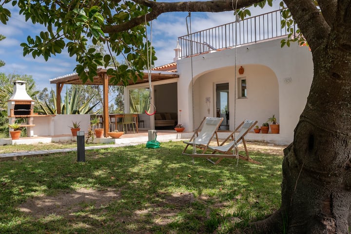 House, Garden, Lake-view, 5 Min Drive To The Beach - Aljezur