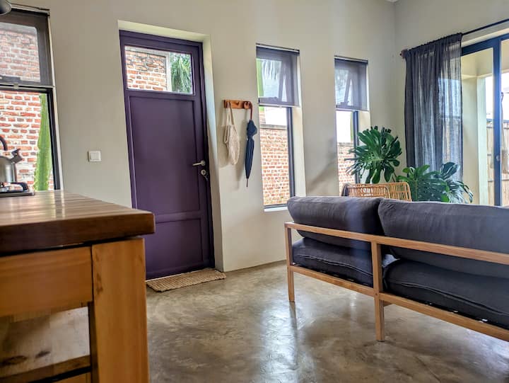 The Purple Door - A One Bedroom In Kacyiru - Kigali