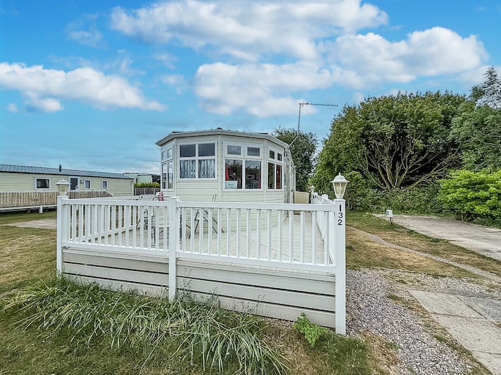 Great Dog Friendly Caravan To Hire With Field Views In Norfolk Ref 10132b - Gorleston-on-Sea