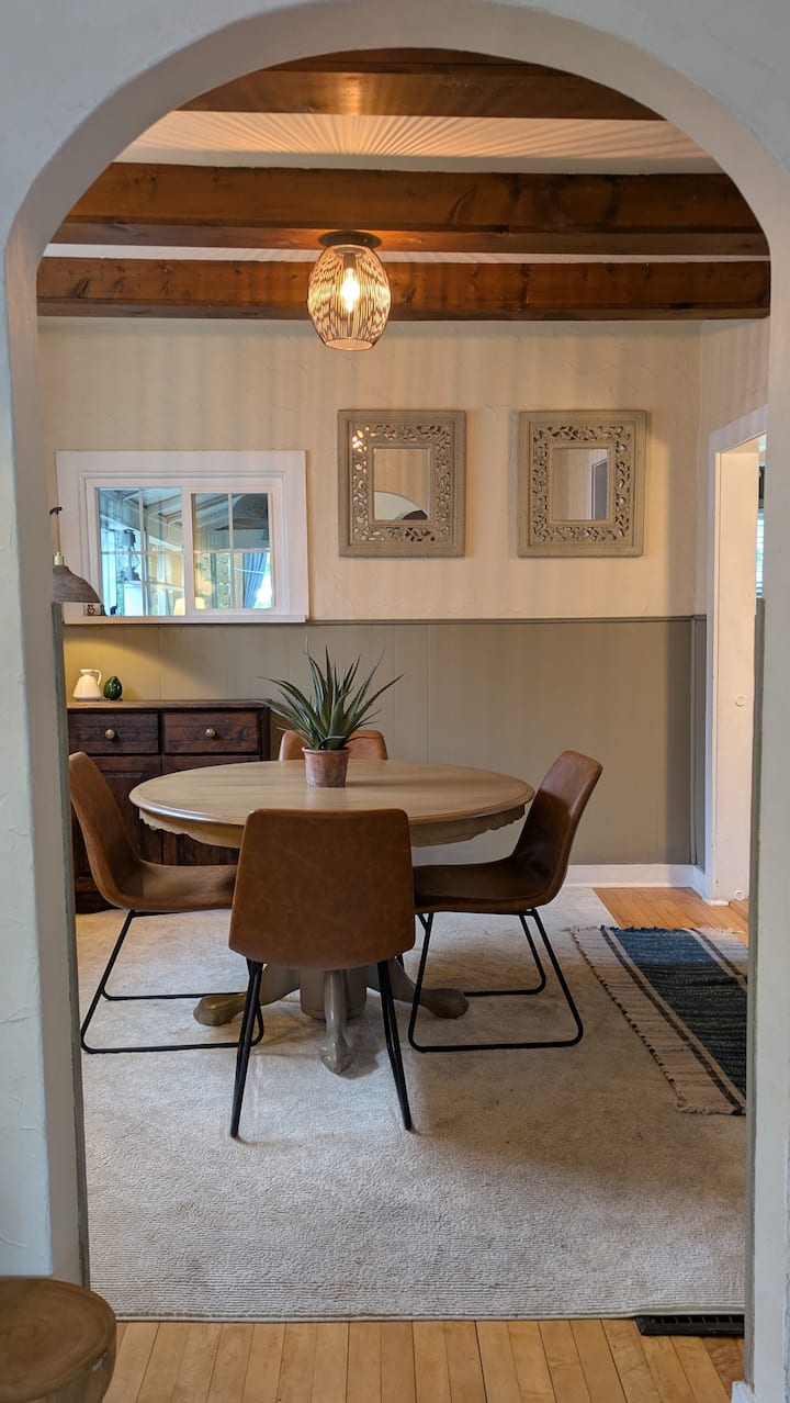 Charming Kid's Creek Home - Dog-friendly - Traverse City, MI