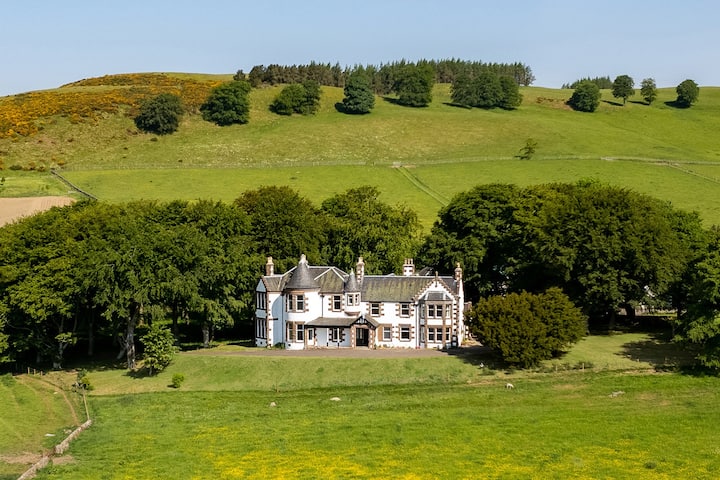Kinclune House & Annex Luxury Mansion, Angus Glens - Glamis Castle