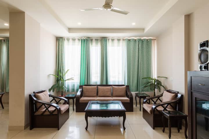 Captain's Deck-spacious/well-lit - Jaipur