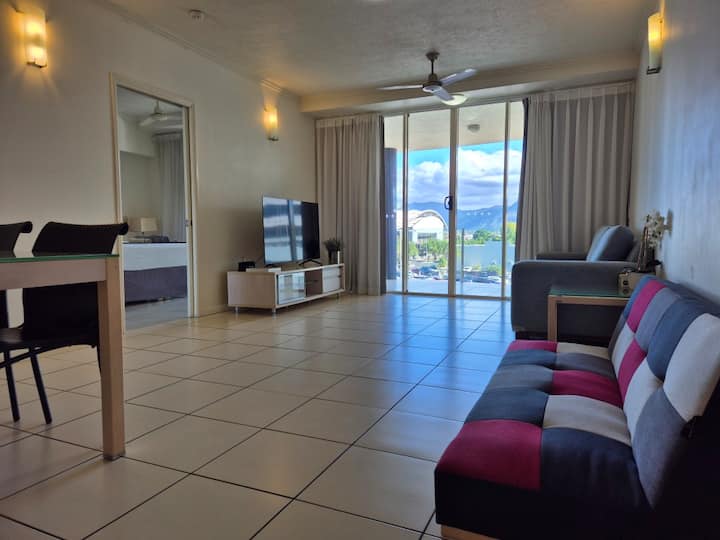 "Top Rated 1-bedroom Apartment In Cbd  Bestvalue!" - Cairns