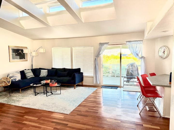 Bright, Spacious And Sparkling Clean 3 Bed 2 Bath - Lone Pine, CA