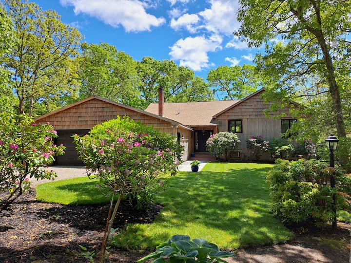 5-bedroom Tri-level 3500sf Private Family Retreat! - Oak Bluffs, MA